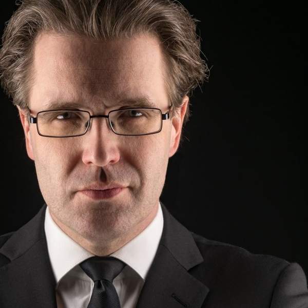 Alexander Hanson | Brussels Philharmonic